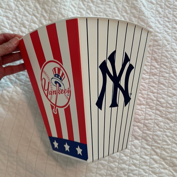 MLB | Storage & Organization | New York Yankees Plastic Bincontainer ...